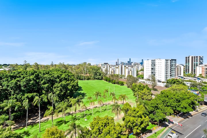 Quiet & Convenient 3br Apartment - 브리즈번