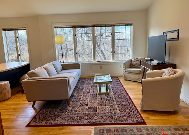 Charming Radnor Carriage House By Villanova Univ - Villanova, PA