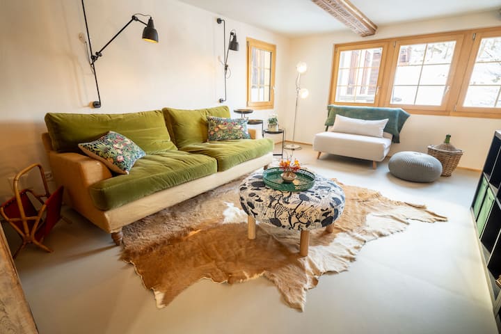 Quiet Mountain Village Getaway - Randa