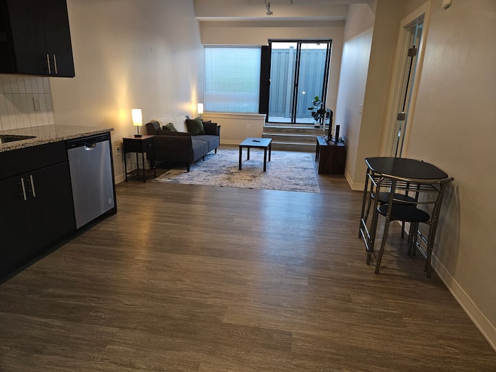 Spacious Luxury Space In Heart Of Downtown - Moorings Beach, Wichita