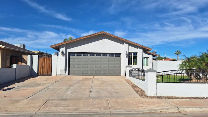 Comfortable Stay, Simple Home, All Essentials - Yuma, AZ