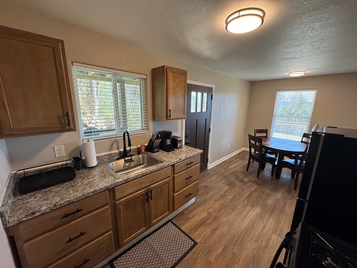 Magnolia Overlook | Scenic Views Near Downtown - Houses for Rent in ...