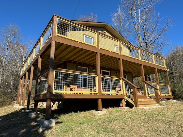 Magnolia Overlook | Scenic Views Near Downtown - Mena