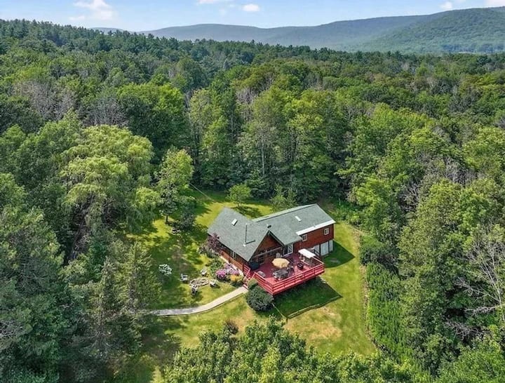 Pet Friendly Log Cabin That Can Sleep Up To 12! - Roxbury, NY