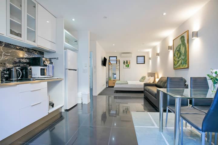 Kelvin Grove Corner—near Qut Campus, Dining & Cbd - Brisbane