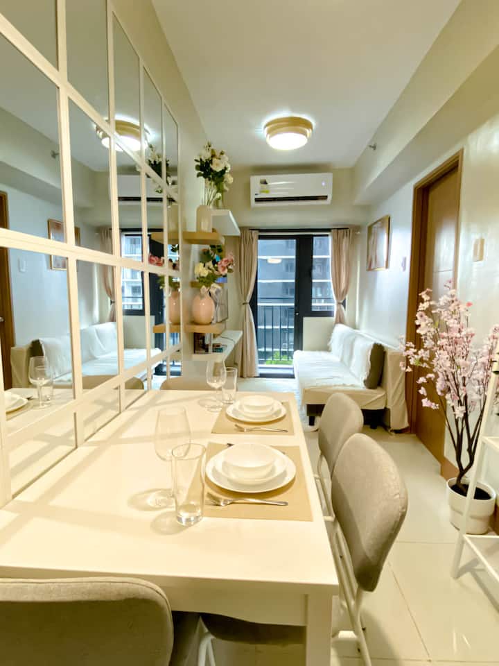 Charm’s Dream Haven I Wi-fi + Netflix Moa Airport - Philippines