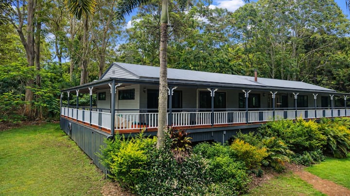 Luxury Family Paradise With Spa Near Mooloolaba - Queensland