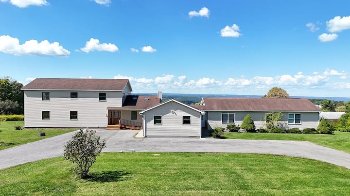 Accessible Upstate Retreat | 5br, Huge Yard & Dock - Ithaca, NY