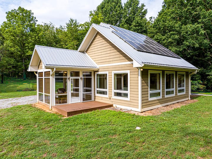 Hilltop Retreat - Abingdon, VA