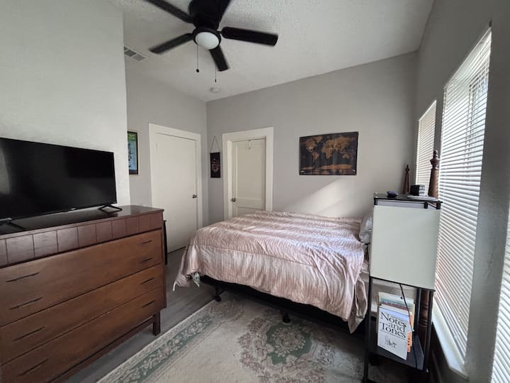 Private 1br, 1 Br | Peaceful Stay W/ Full Kitchen - Montserrat Road – Fort Worth
