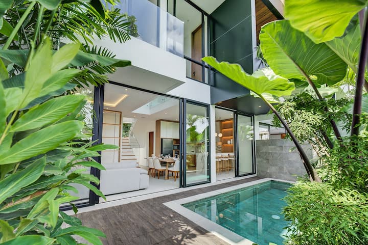 Las Olas | 3br Walking Distance To Cemagi Beach - Bali