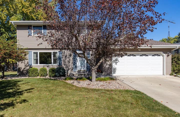 Eaa Rental Home - Oshkosh, WI