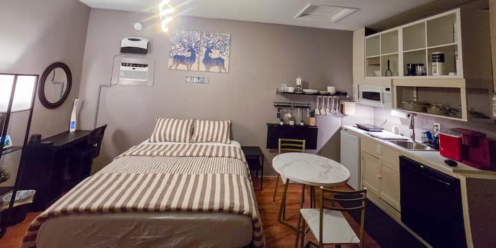 Home Away From Home! Beautiful Private Guest House - Cherry Creek Reservoir, Aurora