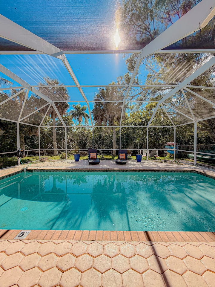 North Breeze, Lake View With Heated Pool - Fort Myers, FL