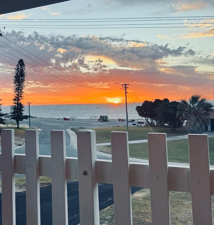 Outdoor Entertainer, Sea Views, Bbq & Fireplace - Ledge Point