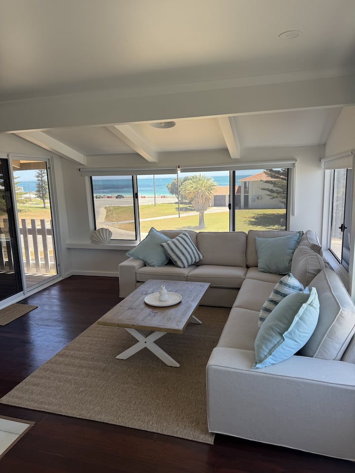 Princes Beach Cottage, Sea Views, Bbq & Fireplace - Ledge Point