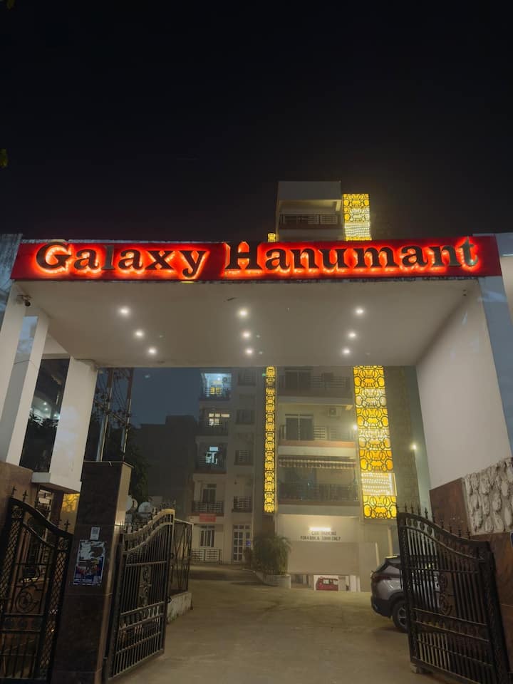 Modern & Comfortable Apartment In Prime Location - Allahabad