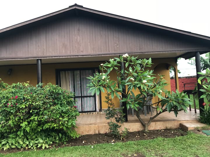 Cabañas Hinariru 
A Pasos Del Aeropuerto Mataveri - Isla de Pascua