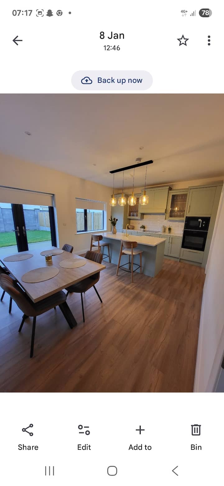 Elegant Ensuite King Room - Walk To Kilkenny City - Kilkenny