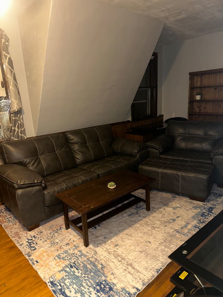 Cozy Rustic Getaway, Woodsy Backyard•private Entry - Rockford, IL