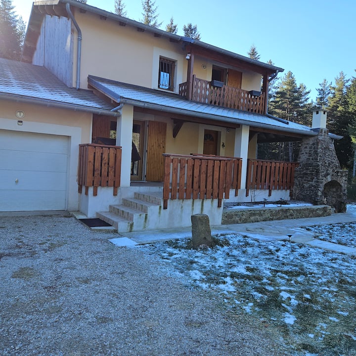 Maison De Montagne Tout Confort – 2 à 8 Personnes - Meyrueis