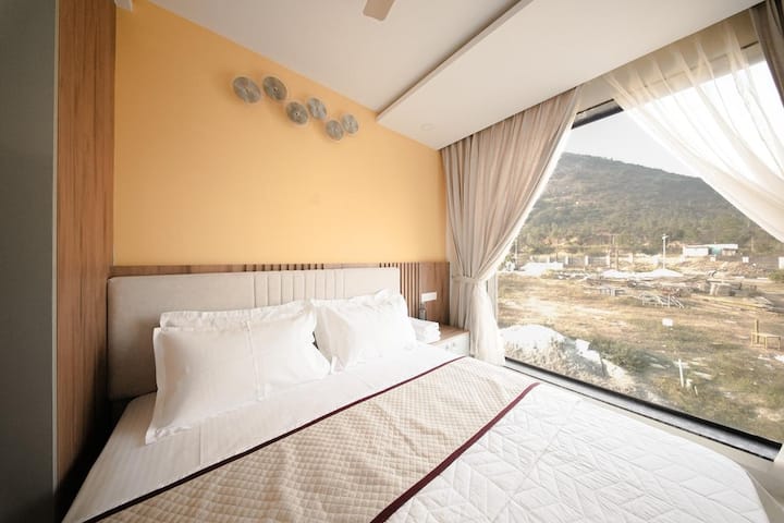 Cozy Nest
Hill View
Elite Stay
Nature,calm & Mist - Nandi Hills