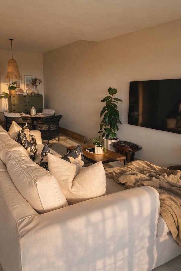 Salt & Still | Wake To Sunrises By The Sea - Scottburgh