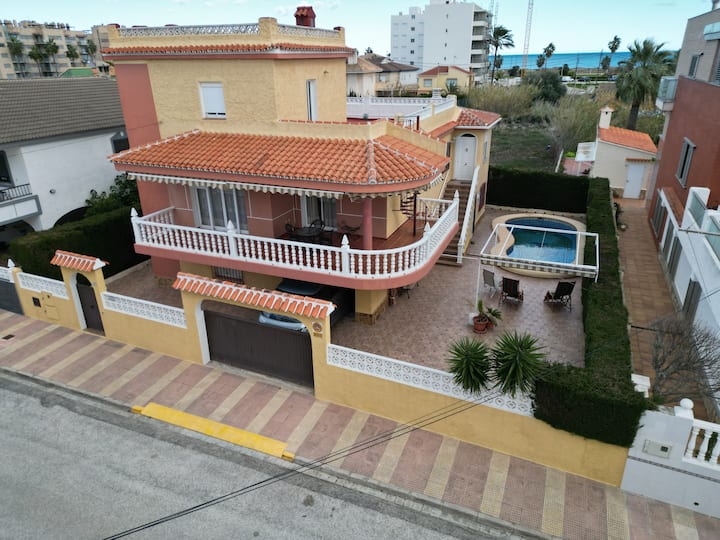 Villa Con Piscina Cerca Del Mar - Daimuz