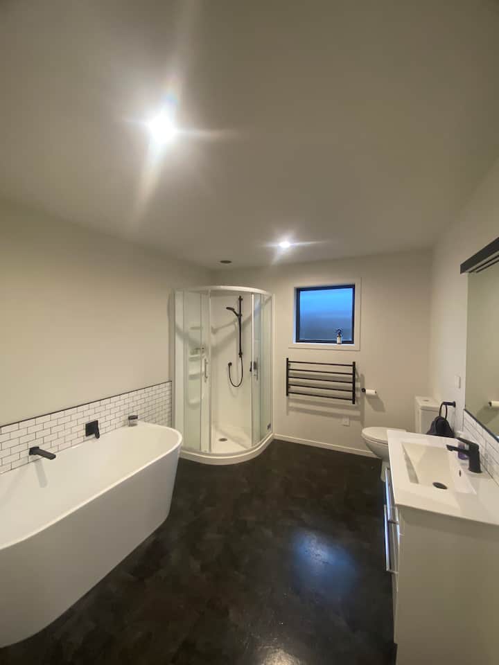 Simple And Easy Stay Over - Blenheim