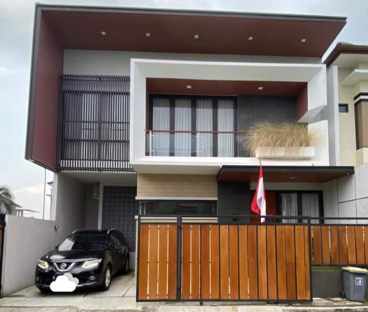Modern Luxury Home Near City Center Tasikmalaya - Tasikmalaya