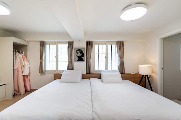 신규ㅣLuna2 | 해변 3분 · 욕실 2 · 침대 3 ·가족/단체여행 ·  한복·짐보관 - Busan