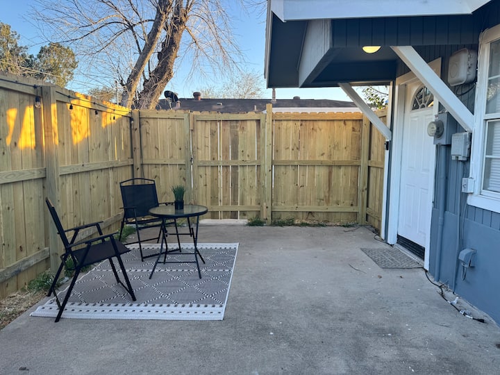 Private Casita - Private Patio - Offstreet Parking - McAllen, TX