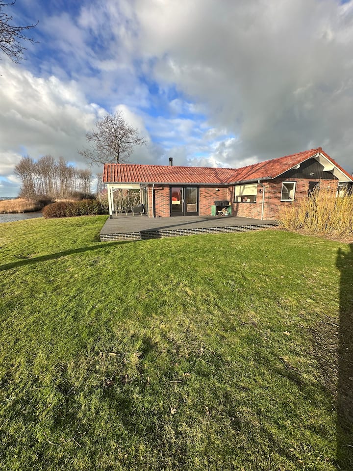 Luxe Recreatiewoning Met Vrij Uitzicht In Zeeland - Netherlands