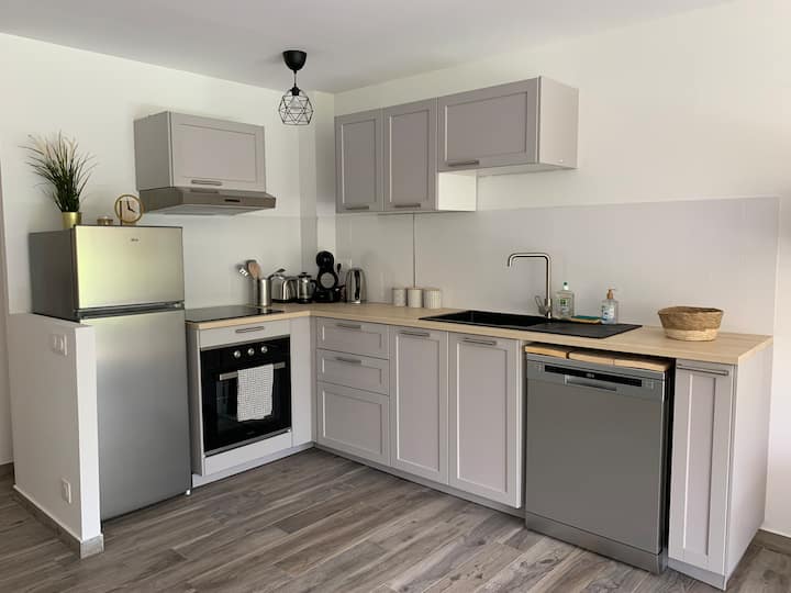 Studio Climatisé à 100 Mètres De La Plage - Le Lavandou