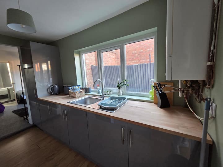 Redrosieinn-long Term Booking Discount Negotiable - Northampton