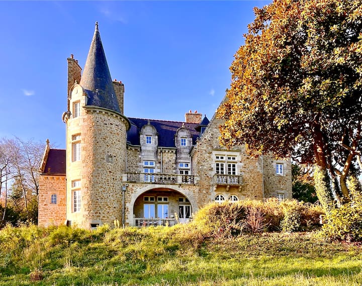 Suite Dans Un Château Au Calme Vue Mer - Carantec