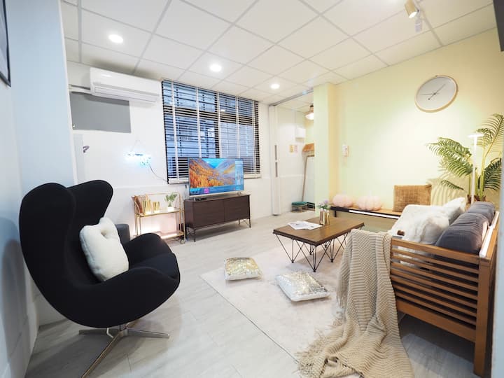 Daan Station Exit 4 | Central Yet Quiet Taipei - Taipei