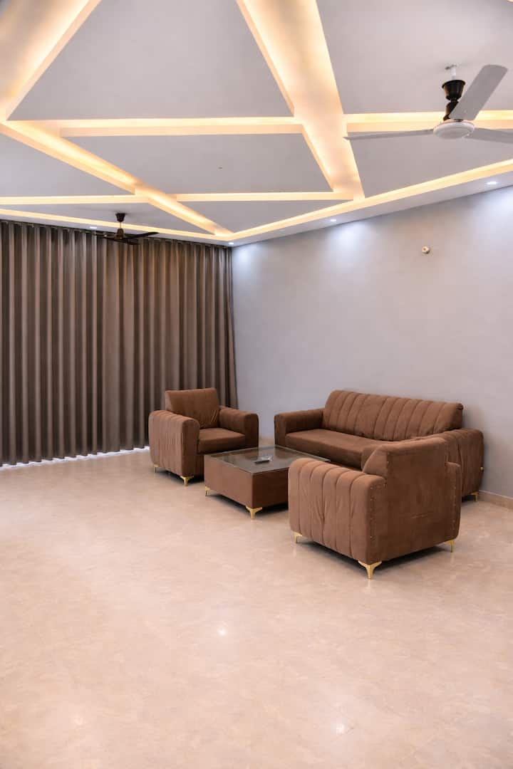 Spacious 2bhk Apartment | Near India Expo Mart - Dadri