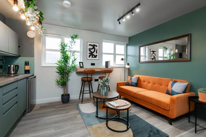 Stylish Modern One-bedroom Flat For Living Well - Bicester