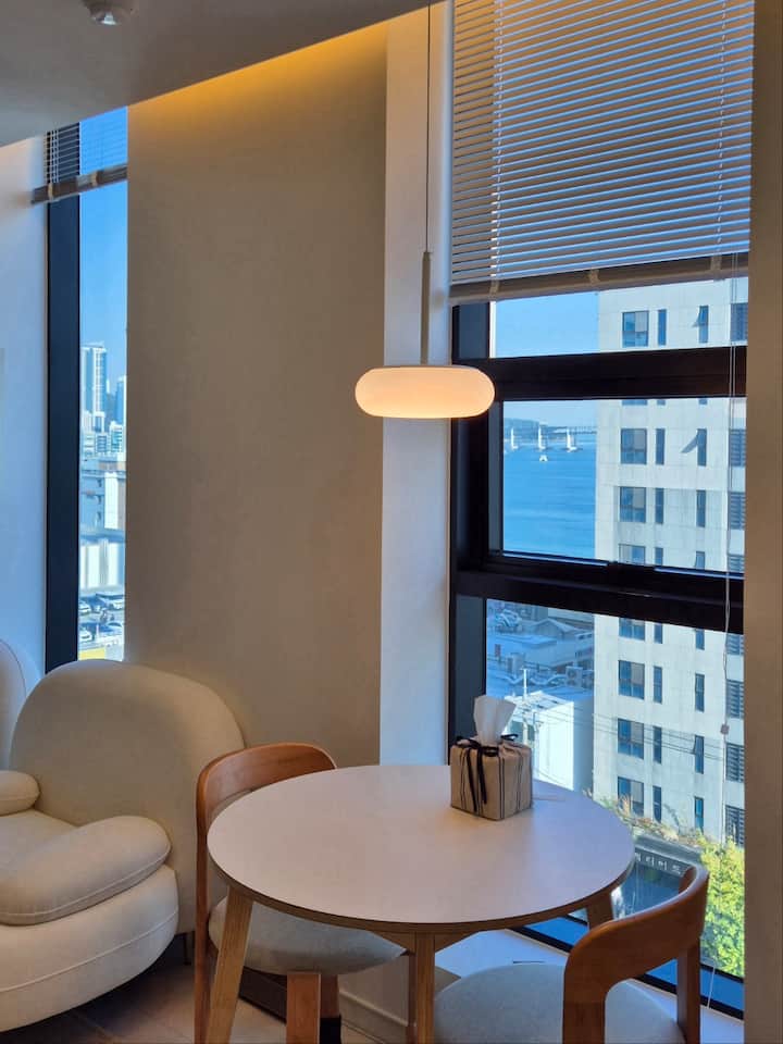 [701호] 광안리해변3분, 짐보관가능,지하철역6분,침실1개,침대1개,빔프로젝트,욕조 - Busan