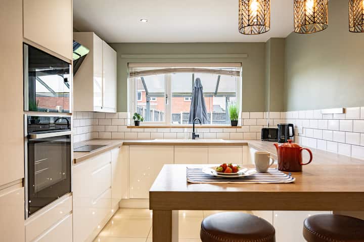 Weekly Discount | Elizabeth Place | Parking | 3br - Lincoln