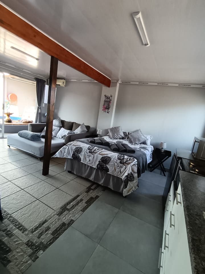 Queens Terrace Unit 2 "Sleeps 4" - Amanzimtoti