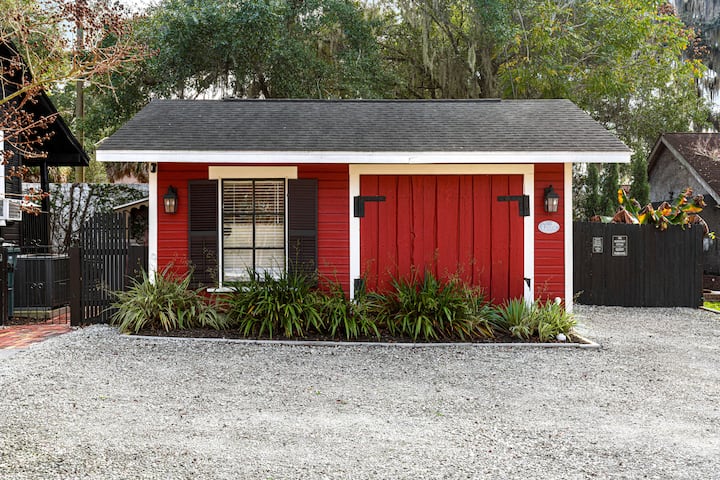 The Secretariat Cottage | Downtown | Clean | Cozy - Ocala, FL