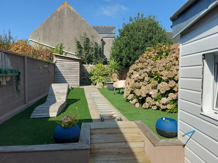 Jolie Petite Maison De Vacances. - Plouguerneau