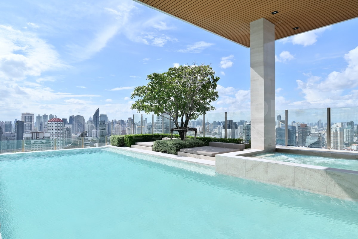 Ekkamai BTS Retreat | Hot Tub & Pool 1BR - Apartments for Rent in ...