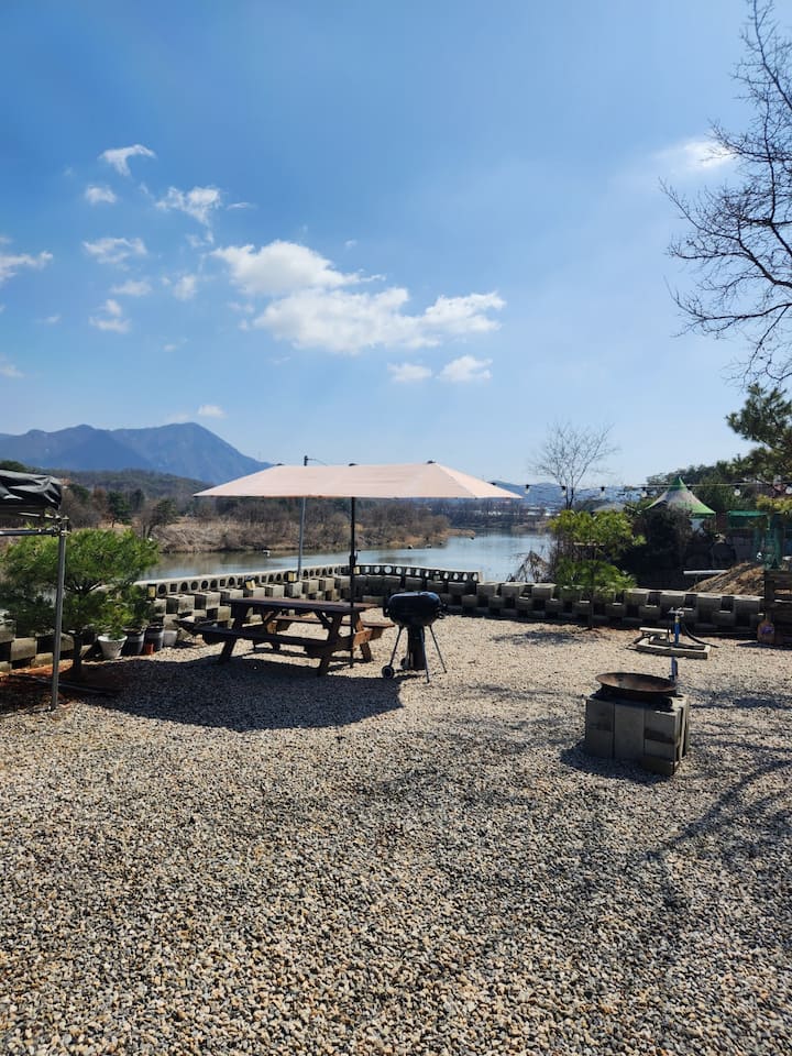 경치좋은 휴가용주택 독채 캠핑 주말농장 애견가능 촌캉스 바베큐 불멍 물멍 - South Korea