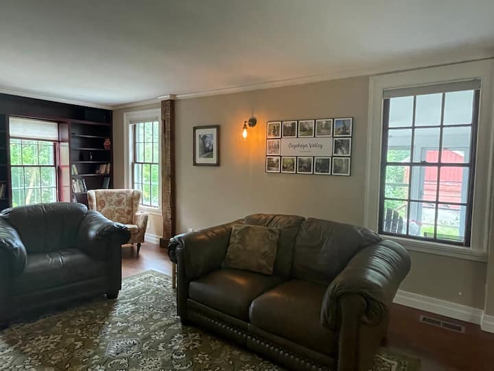 Historic Downtown Hudson Home - Aurora, OH