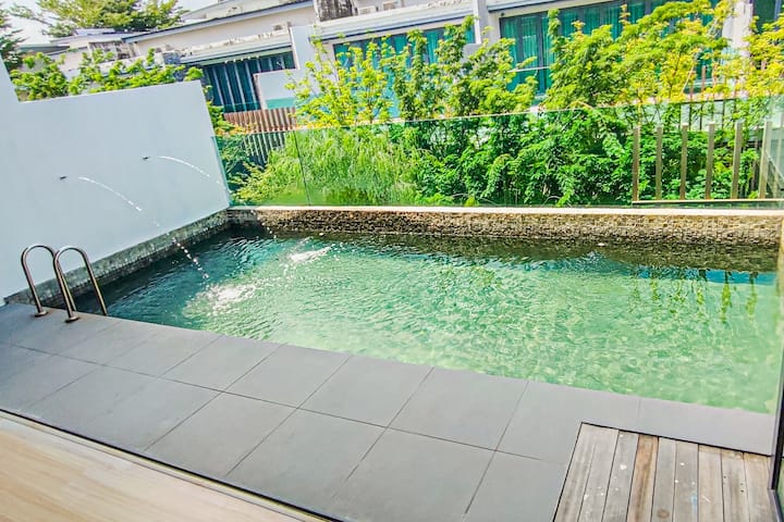 Premium Pool Villa 26-35pax | 4-bedroom Event/bbq - Cyberjaya