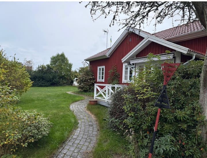 Charmigt Hus I Genuin By Nära Havet - Ronneby