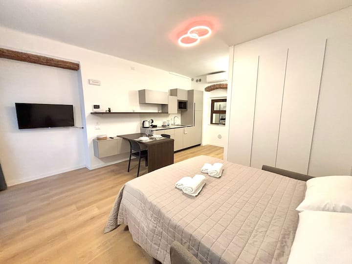 Suite Modern Verona-elegante Monolocale, P. Terra - Verona